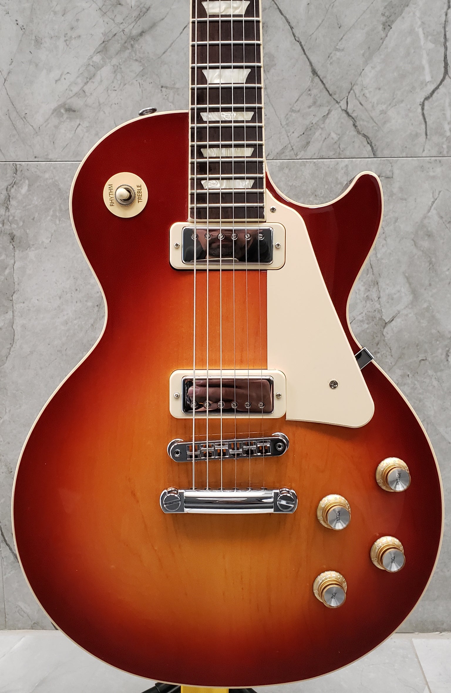 Gibson — L.A. Music